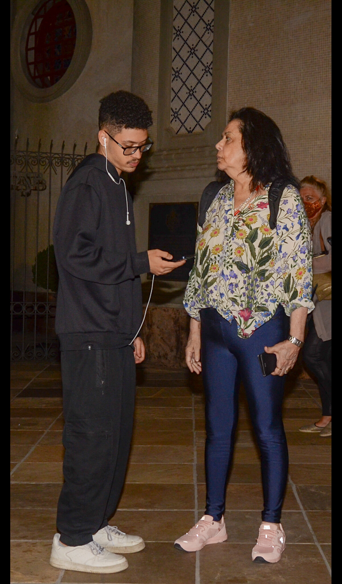 Foto: Gabriel, filho de Gal Costa, chama Wilma Petrillo carinhosamente ...