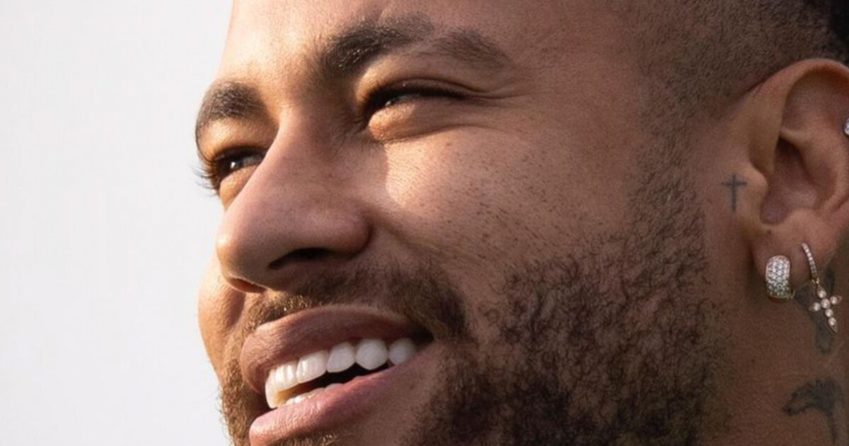 Neymar tá on! Atacante passa a seguir modelo, influencer bilionária, e ...