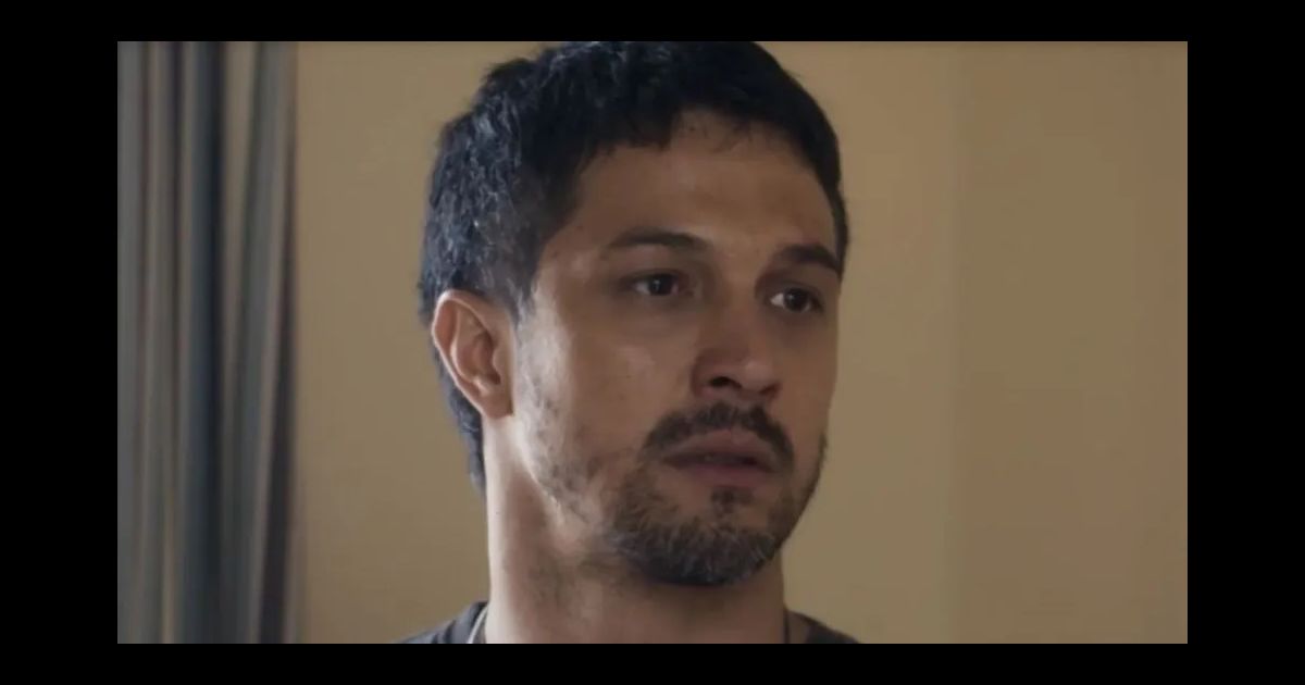 Na novela 'Travessia', Oto (Romulo Estrela) resolve ser direto com Brisa (Lucy Alves): 'Brisa, a ...