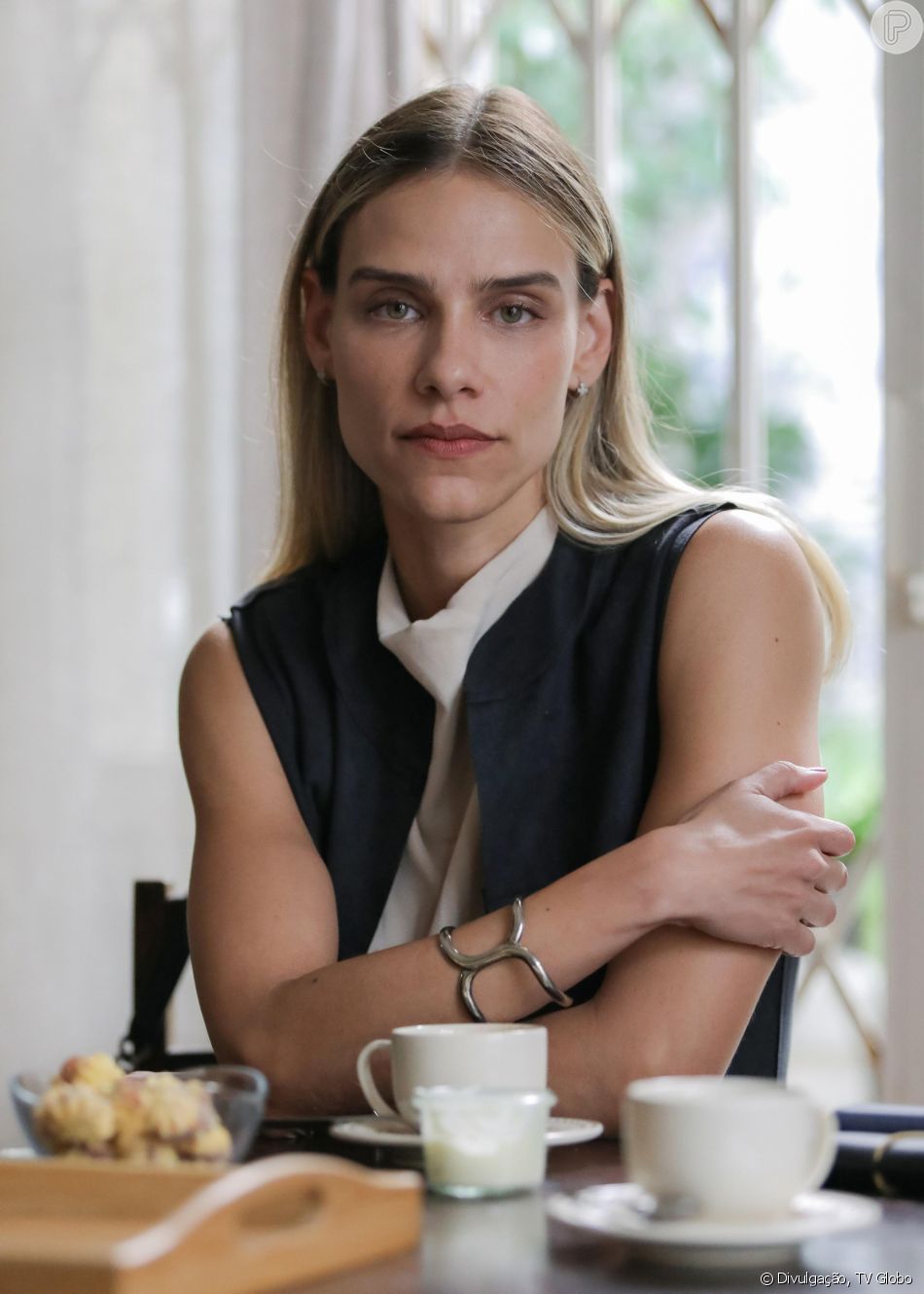 Quem é a atriz que faz a Sara na novela 'Travessia'? Conheça Isabelle ...