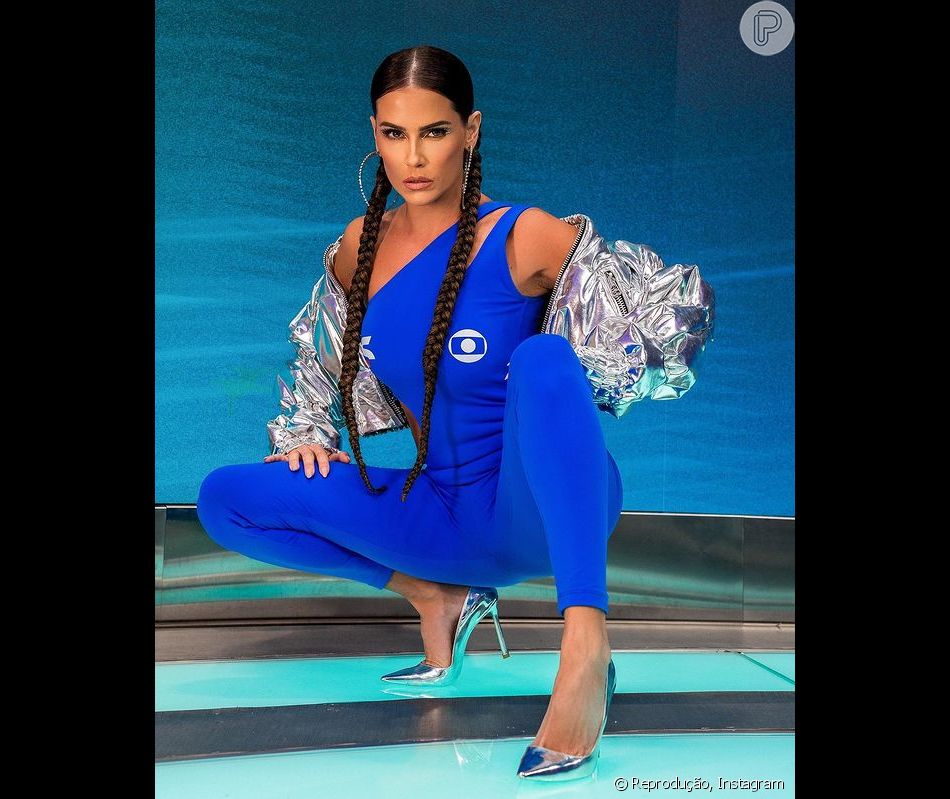 Com look sexy colado ao corpo, Deborah Secco se despede da Copa do ...