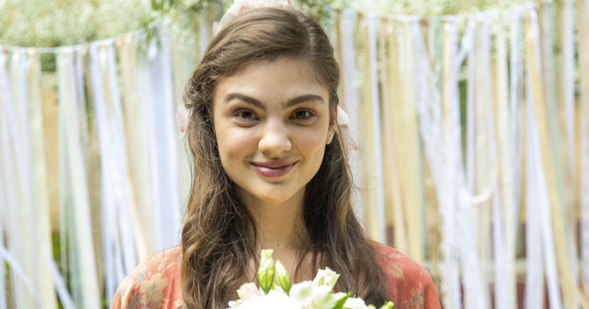 Novela 'Terra e Paixão': filha de Irene (Gloria Pires), Petra (Debora ...