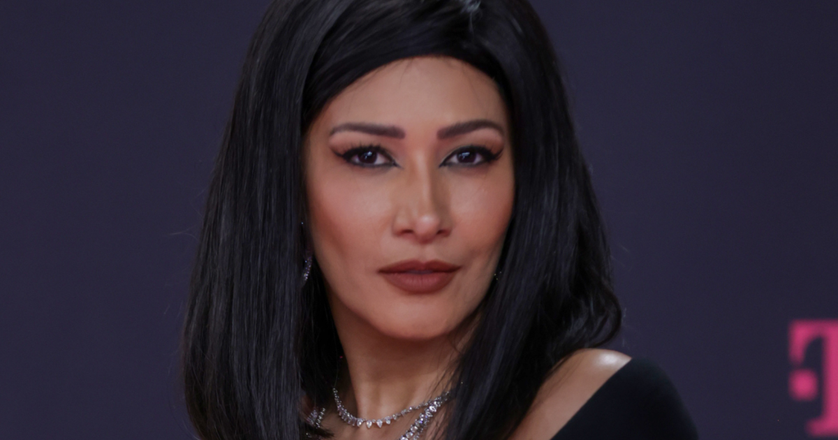 Look extravagante de Simaria gera briga na web: 'Tá parecendo a Gkay ...