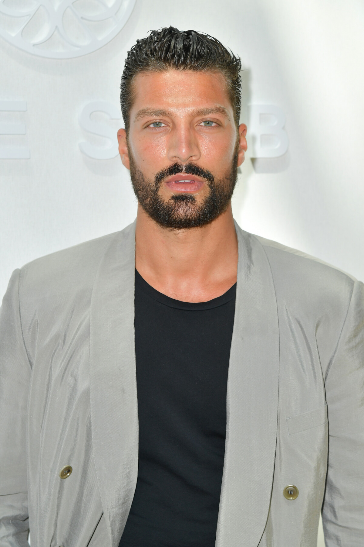 Foto: Anitta e Simone Susinna são vistos em passeio romântico juntos ...