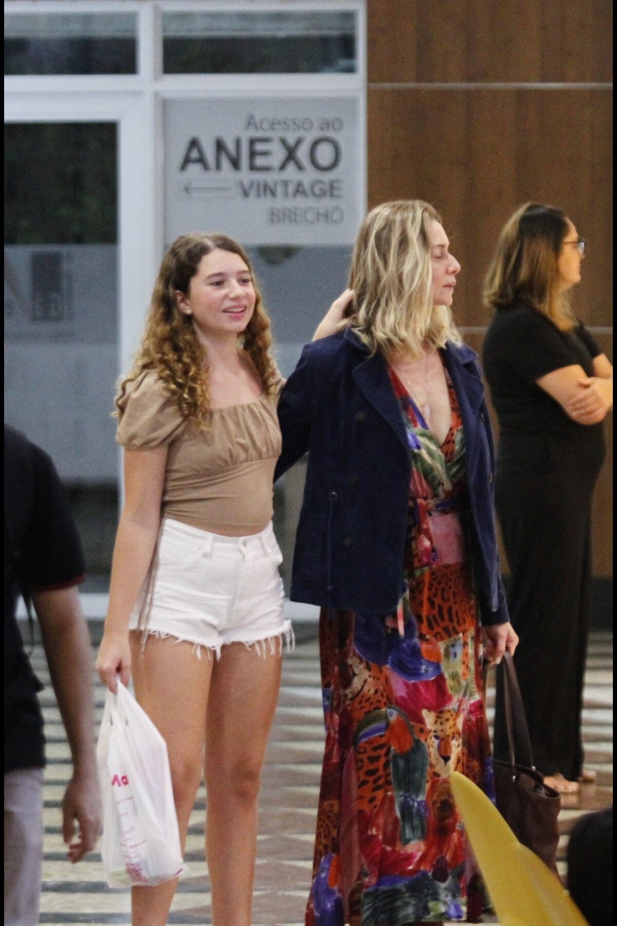 Foto: Stella a filha de Letícia Spiller com Lucas Loureiro. - Purepeople