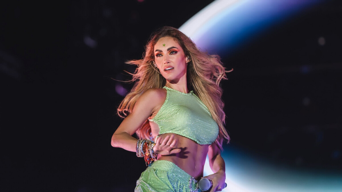 Foto: Anahí voltou para os palcos para se despedir dos fãs do RBD em ...