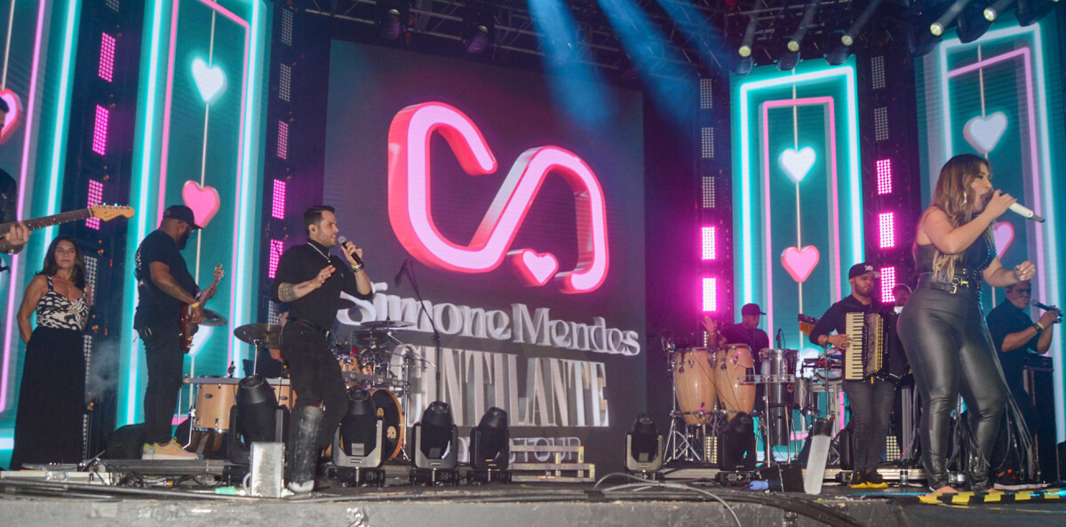 Foto: O show de Simone Mendes movimentou o Centro de Tradições ...