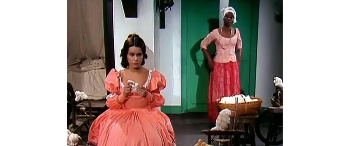 Foto: Em Escrava Isaura, Rosa (Lea Garcia) incomodava Isaura (Lucélia Santos) - Purepeople