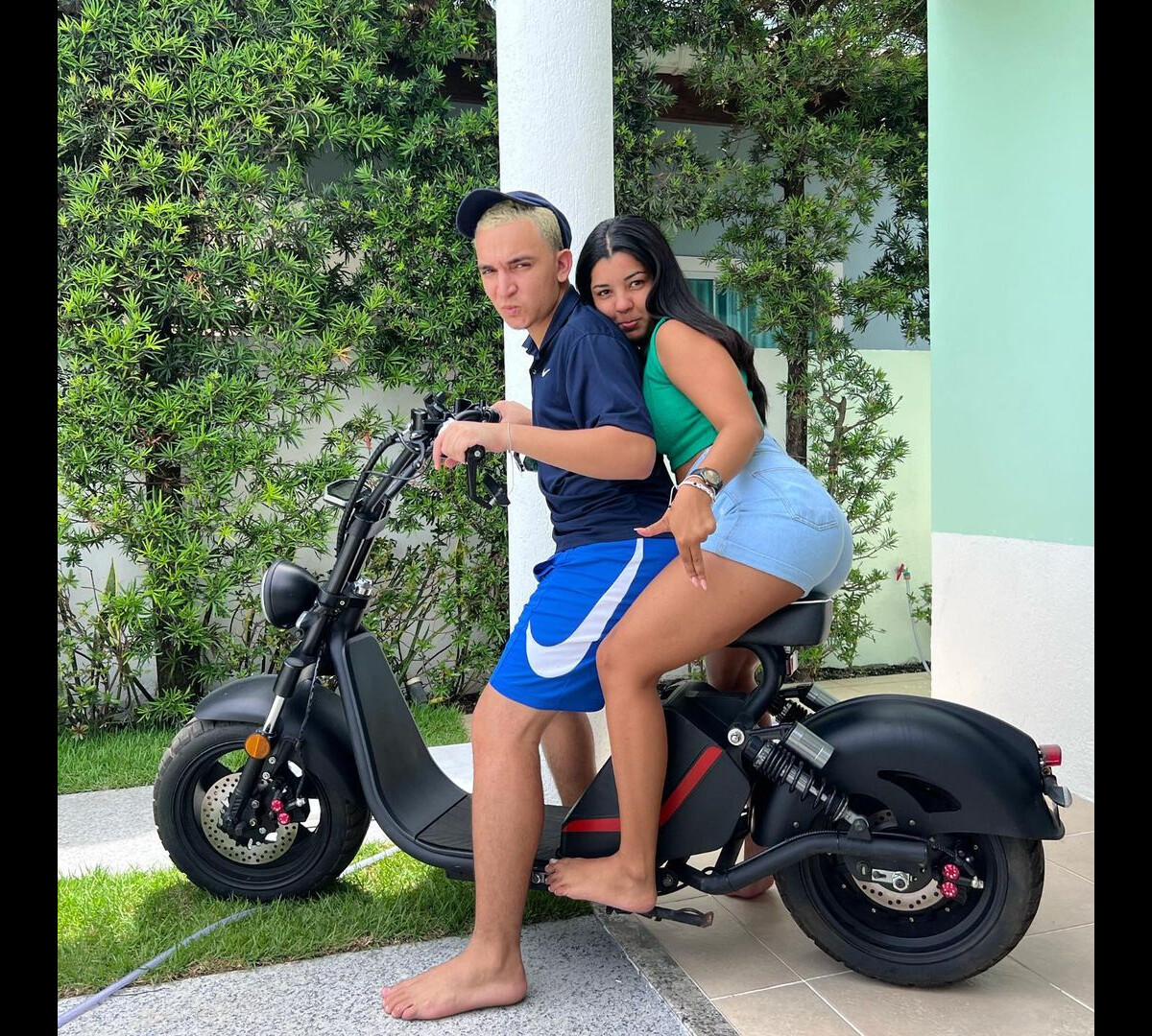 Foto: João Gomes adiou agenda de shows para ficar com a namorada, Ary ...