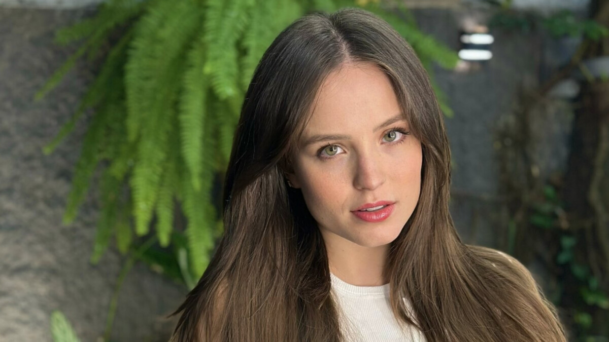 Foto: Larissa Manoela fez homenagem para a 'mãe' pelo seu aniversário nesta sexta-feira 17 de ...