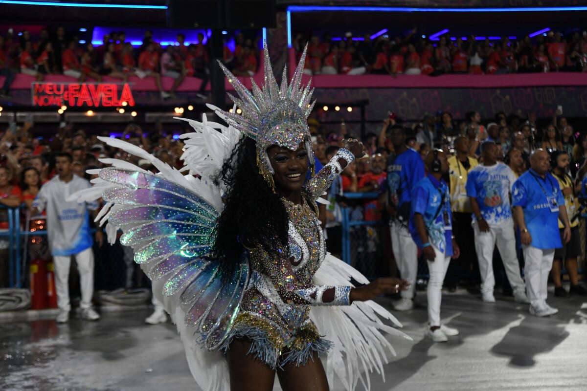 Foto: Carnaval 2024: a rainha de bateria da Beija-Flor é Lorena Raíssa ... Foto: Carnaval 2024: a rainha de bateria da Beija-Flor é Lorena Raíssa ...