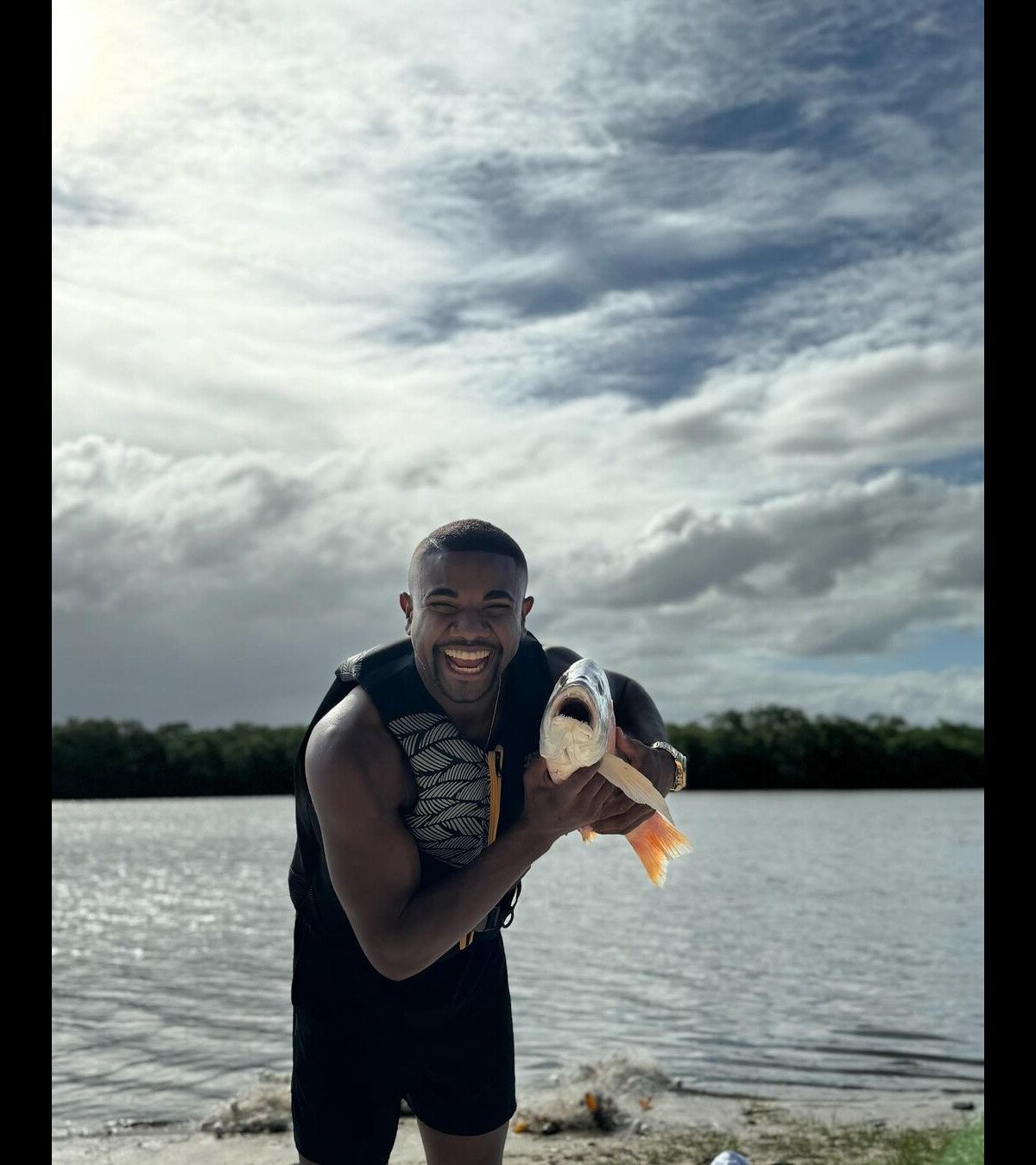 Foto: Davi Brito: o campeão do 'BBB 24' deu 'um show de estrelismo' no evento, segundo o ...