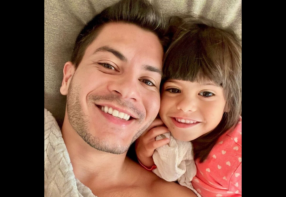 Foto: Sophia é filha de Maira Cardi e Arthur Aguiar - Purepeople