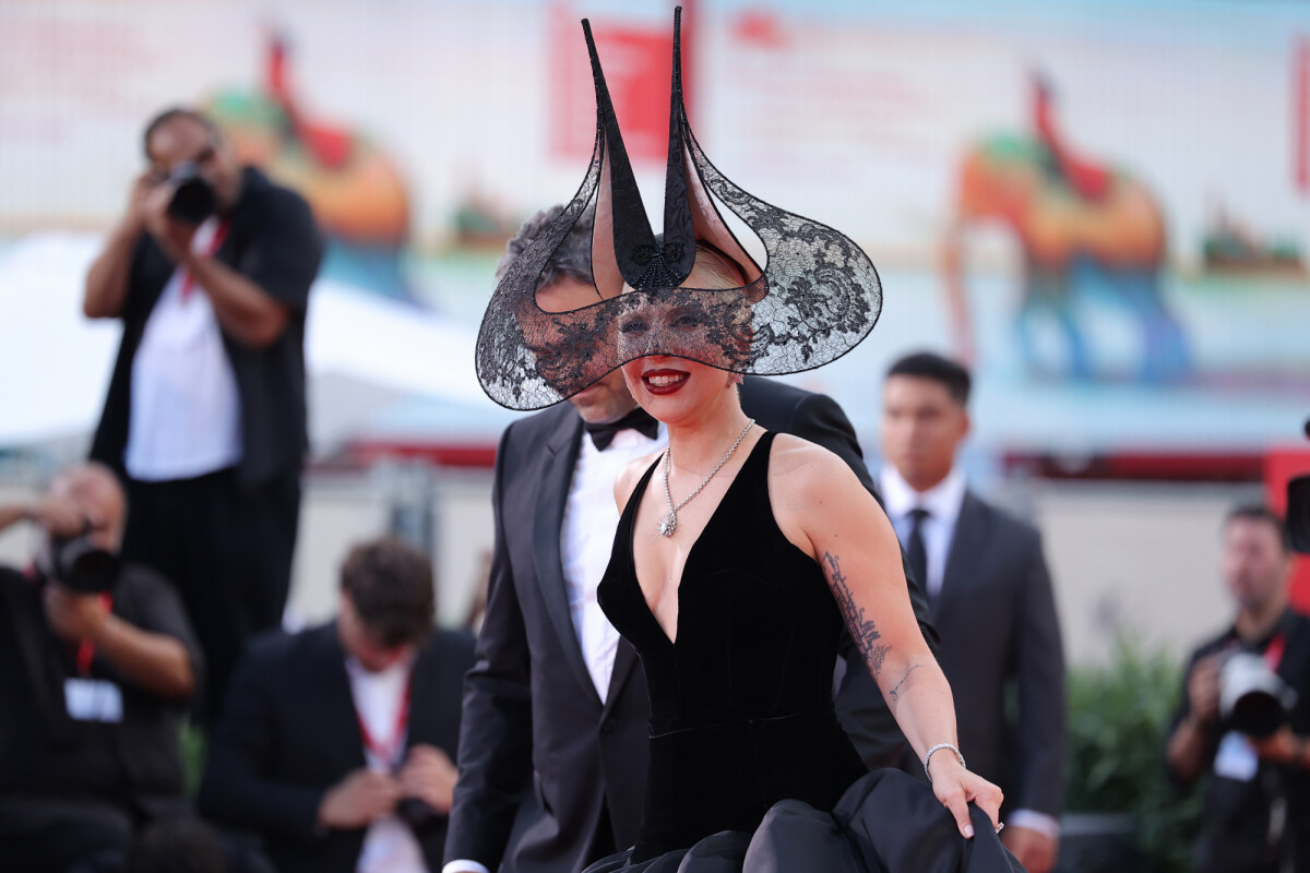 Foto: O chapéu inusitado que Lady Gaga usou foi criado por Tracy para ...