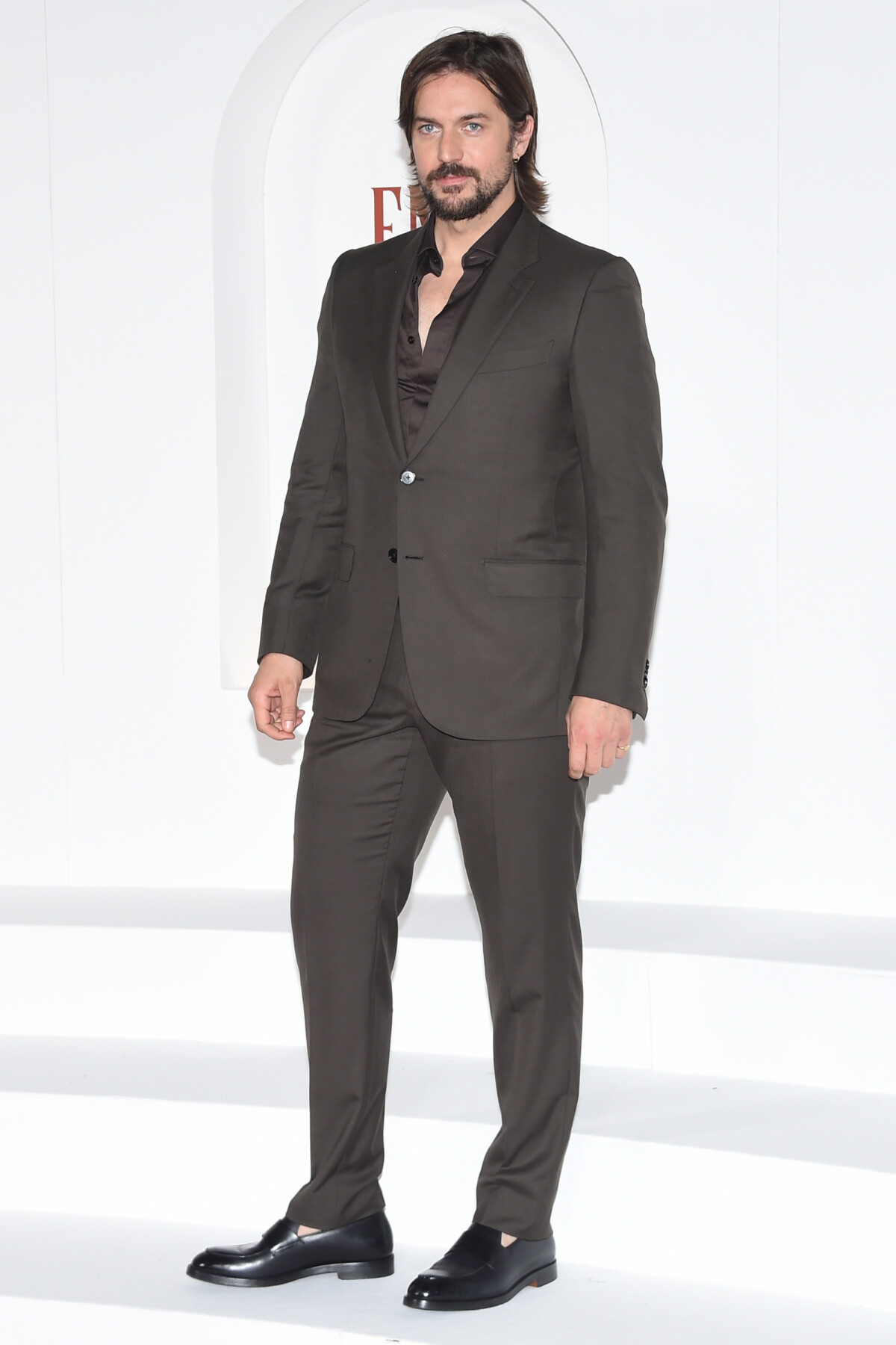 Foto: O ator Lucas Bravo é francês, tem 36 anos e é do signo de Áries ...