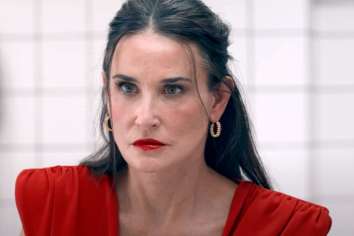 Foto: 'A Substância' é estrelado por Demi Moore, que vive Elisabeth Sparkle, uma atriz de renome ...