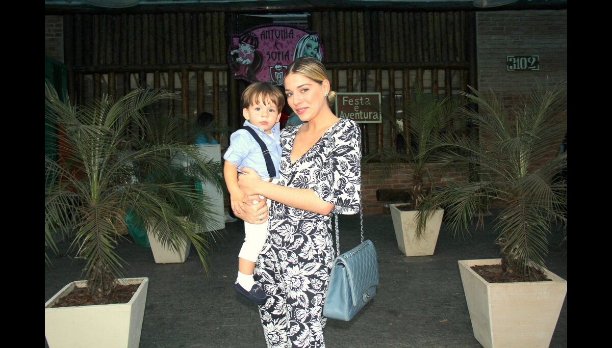 Foto: A atriz Luma Costa levou o filhinho Antônio - Purepeople