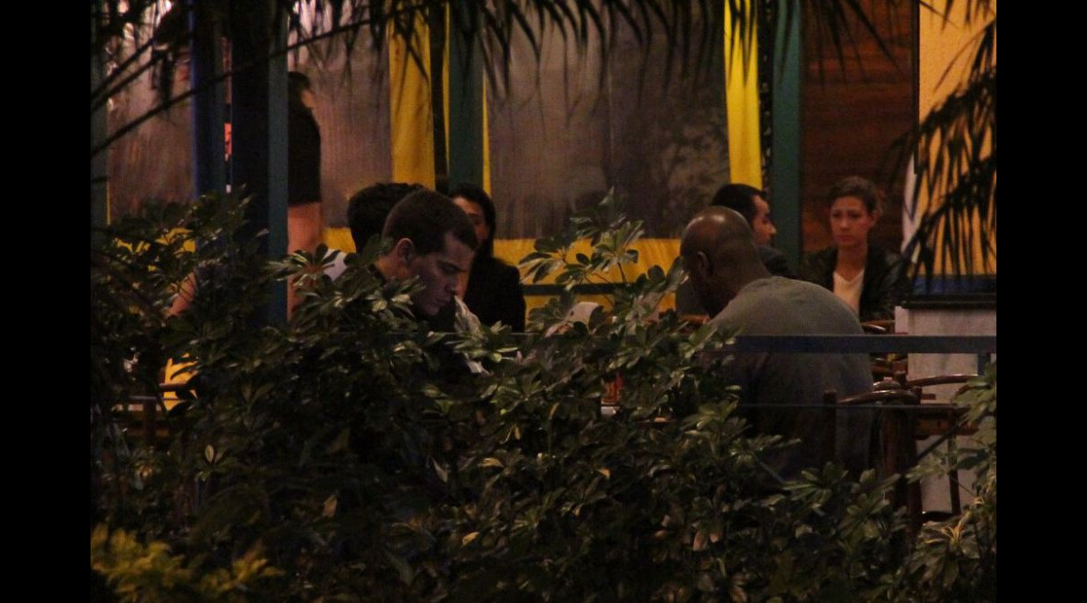 Foto: Thiago Martins interpreta o piloto de caça Rodrigo na novela ...