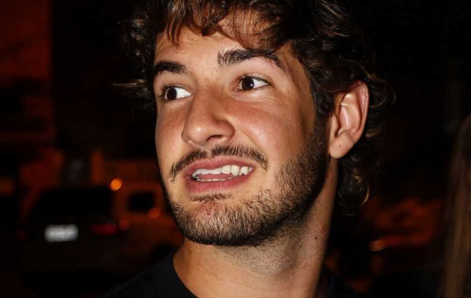 Alexandre Pato se declara solteiro e janta com Sophia Mattar em japonês ...