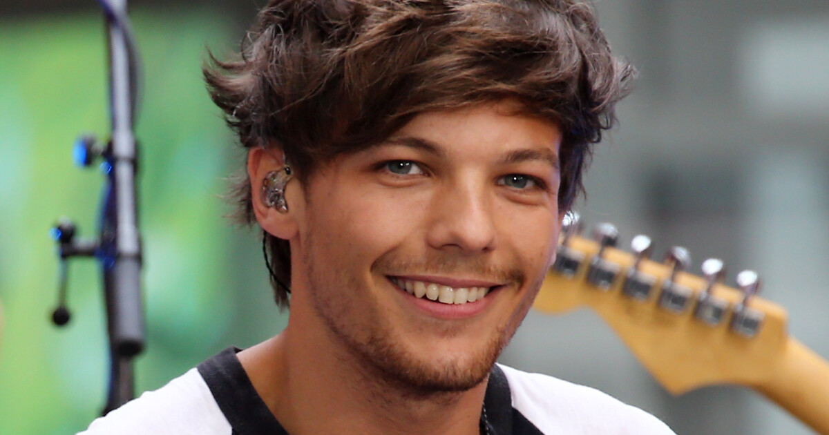 Louis Tomlinson, da banda One Direction, leva um tombo em show na ...