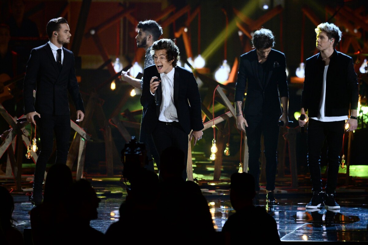 Foto: One Direction se apresenta no AMA 2013 - Purepeople