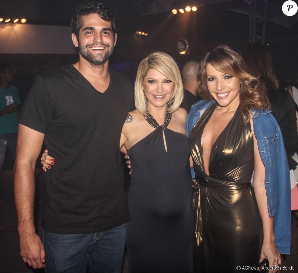 Renata Domínguez e Igor Moura foram juntos à festa de comemoração dos ...