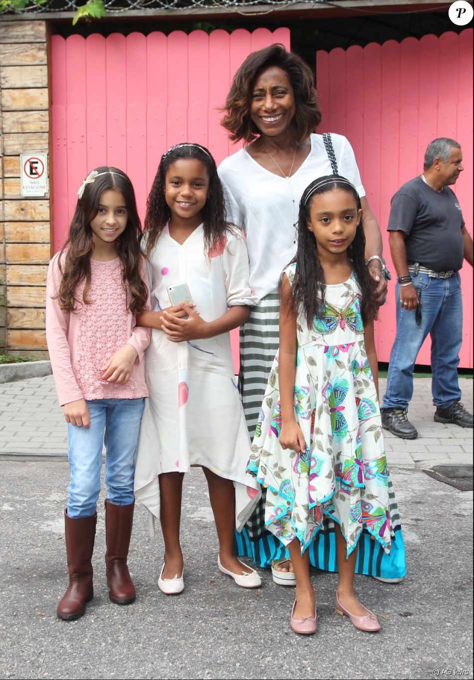 Filhas de Glória Maria, Maria e Laura completaram 8 e 7 anos nesta ...