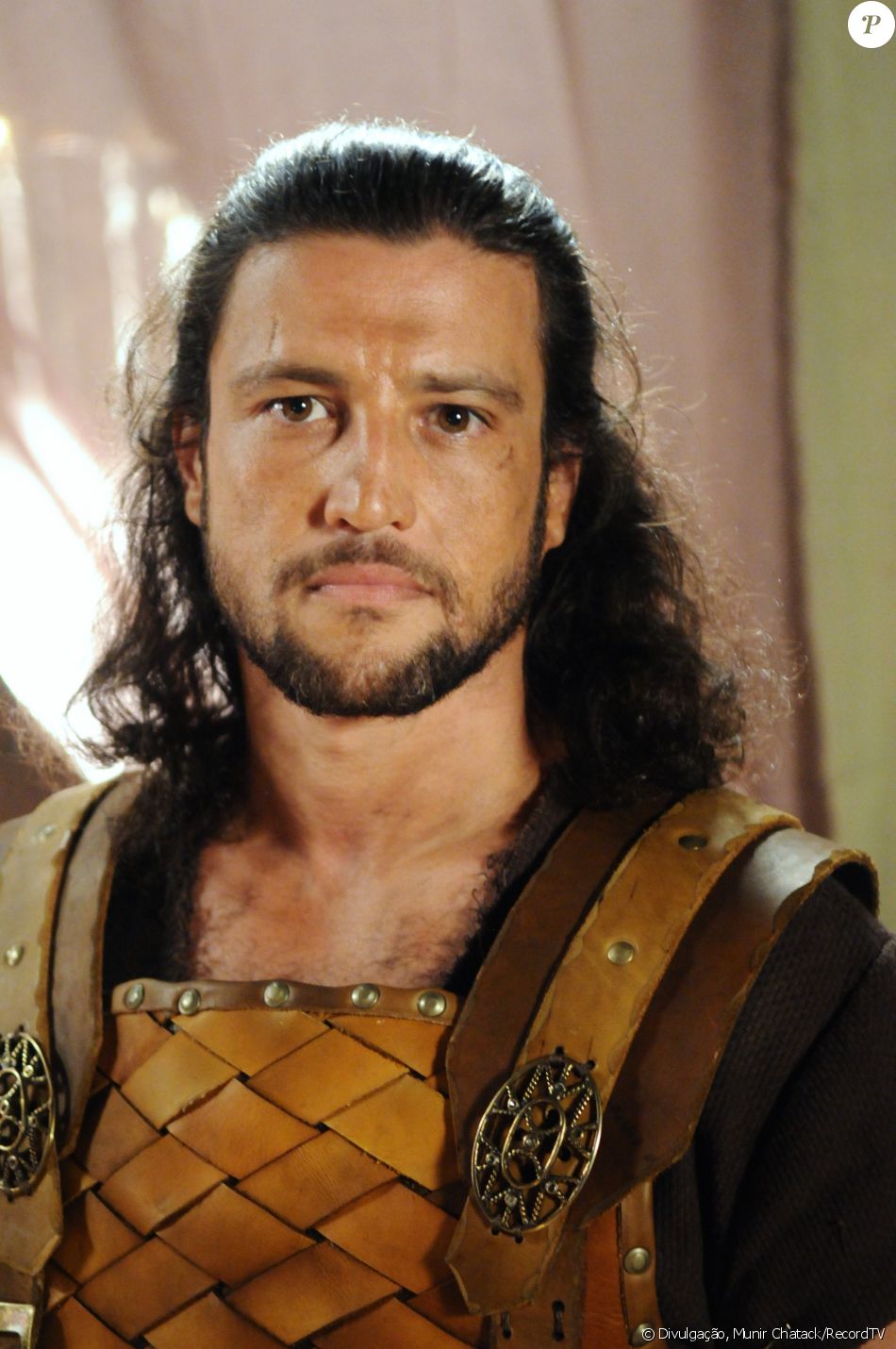 Maquir (Alexandre Slaviero) se abre com o pai e diz estar arrependido ...