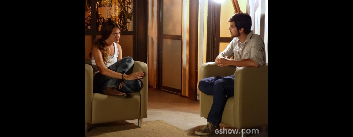 Foto: Marlon (Rodrigo Simas) e Lili (Juliana Paiva) estão cada vez mais próximos, em 'Além do ...