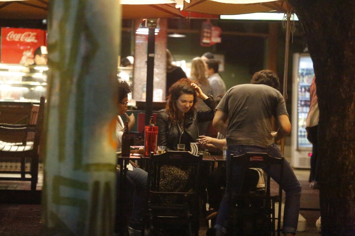 Foto: Sergio Guizé, Mayana Neiva e amigos se encontraram com amigos em ...