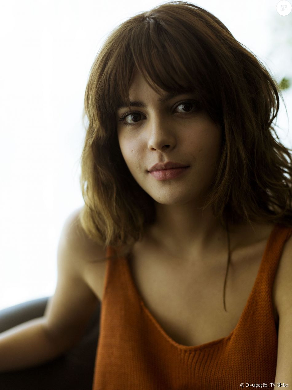 Nanda (Julia Dalavia) será presa ao fumar maconha, nos próximos ...