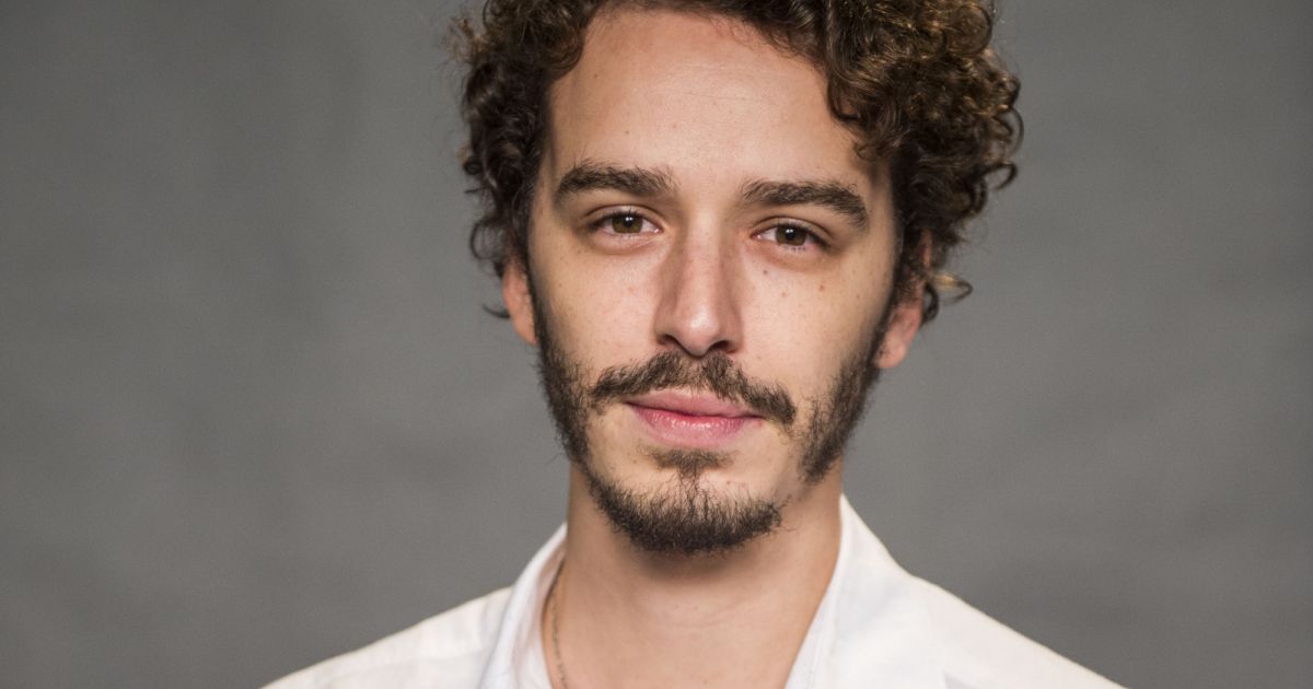 Claudio (Gabriel Stauffer) é compreensível com Ivana (Carol Duarte), na ...