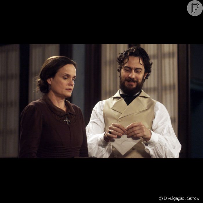 Thomas (Gabriel Braga Nunes) envia as cartas que Domitila (Agatha ...