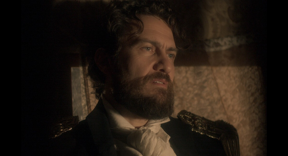 Foto: Thomas (Gabriel BRaga Nnunes) é assassinado, na novela 'Novo ...