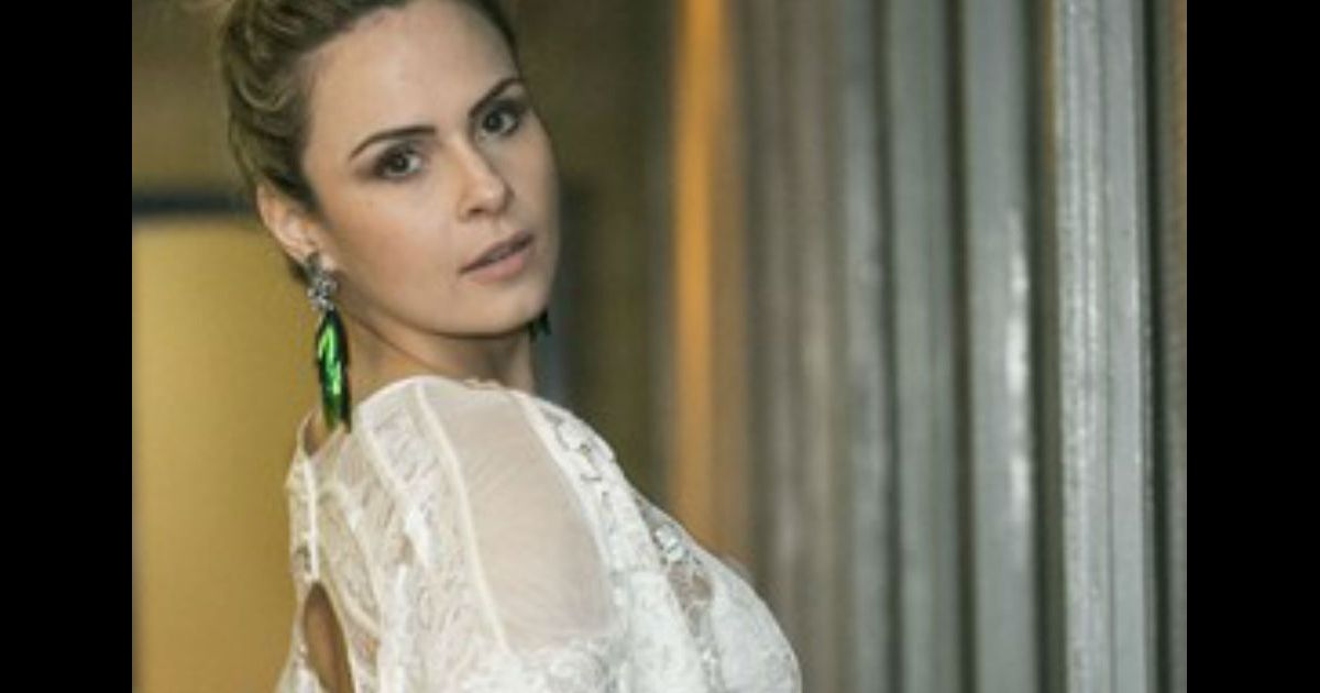 Ex-BBB Ana Paula Renault afirmou aos interlocutores da RecordTV que ...