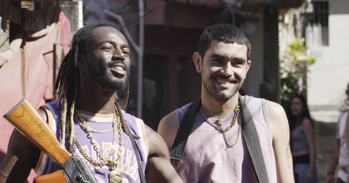 Jonathan Azevedo e Daniel Zettel se divertiram cantando a música para ...