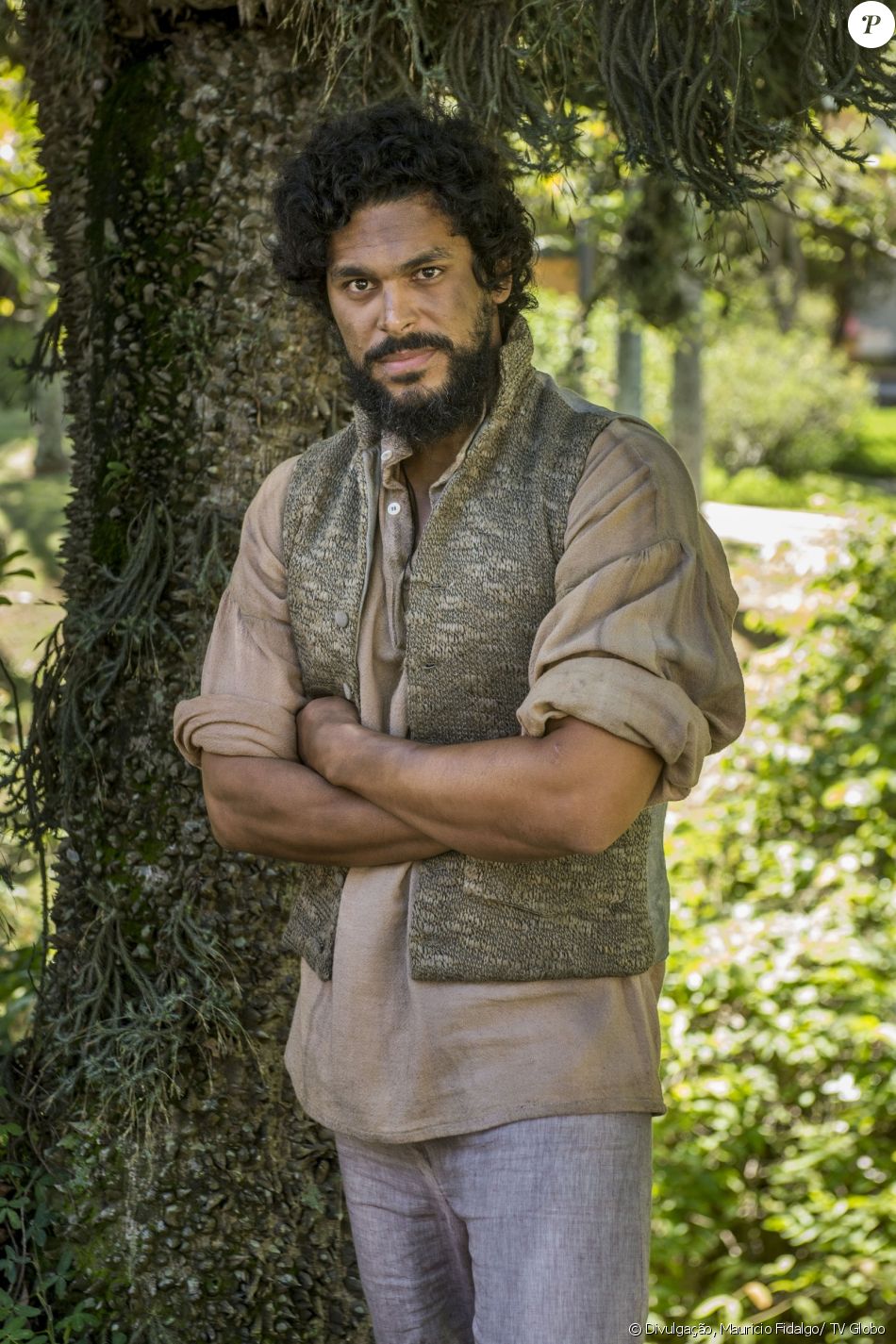 Matias (Renan Monteiro) é capataz de Sebastião (Roberto Cordovani) e ... Matias (Renan Monteiro) é capataz de Sebastião (Roberto Cordovani) e ...