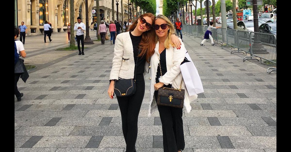 Marina Ruy Barbosa viajou com a mãe, Gioconda, para a cidade italiana ...