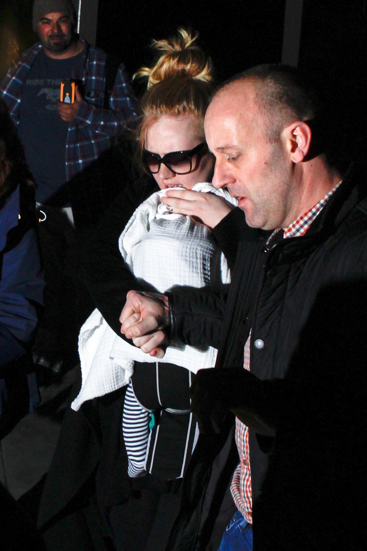 Foto: Adele comprou uma casa de brinquedo para o filho Angelo, fruto de ...