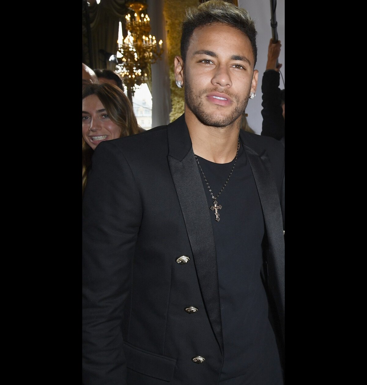 Foto: Interessado na modelo, Neymar foi a Paris Fashion Week por vários ...