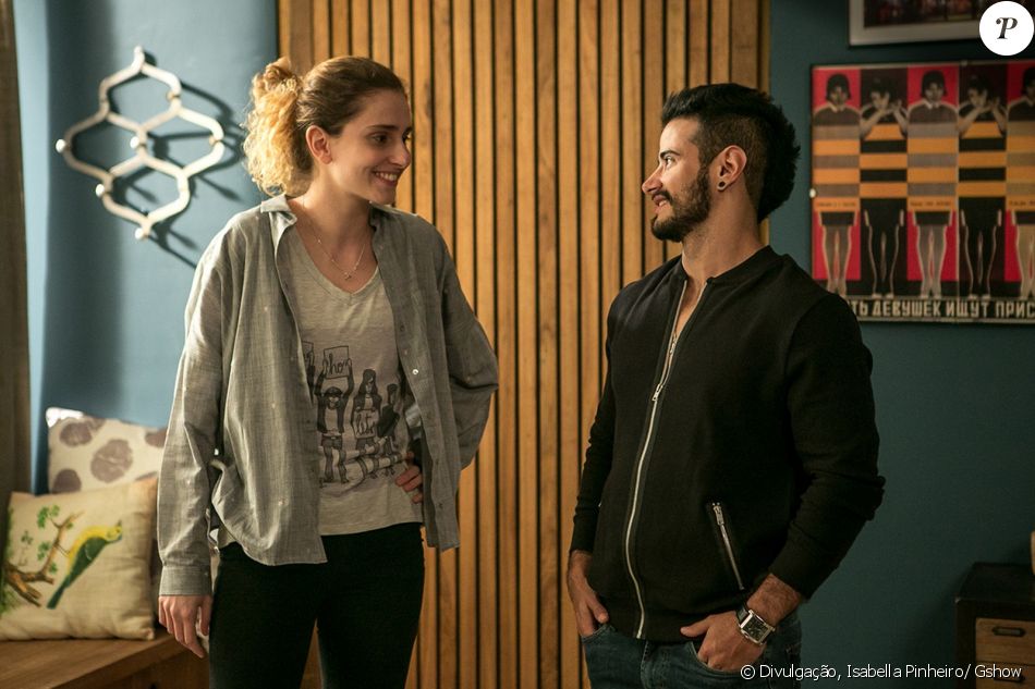 Ivana (Carol Duarte) conheceu Tereza (Tarso Brant) no mesmo capítulo em ...