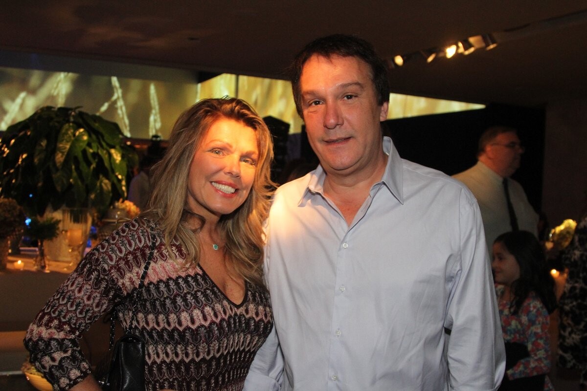 Foto: Emílio Surita levou a mulher, Anne Luyetna, à festa de 20 anos da ...