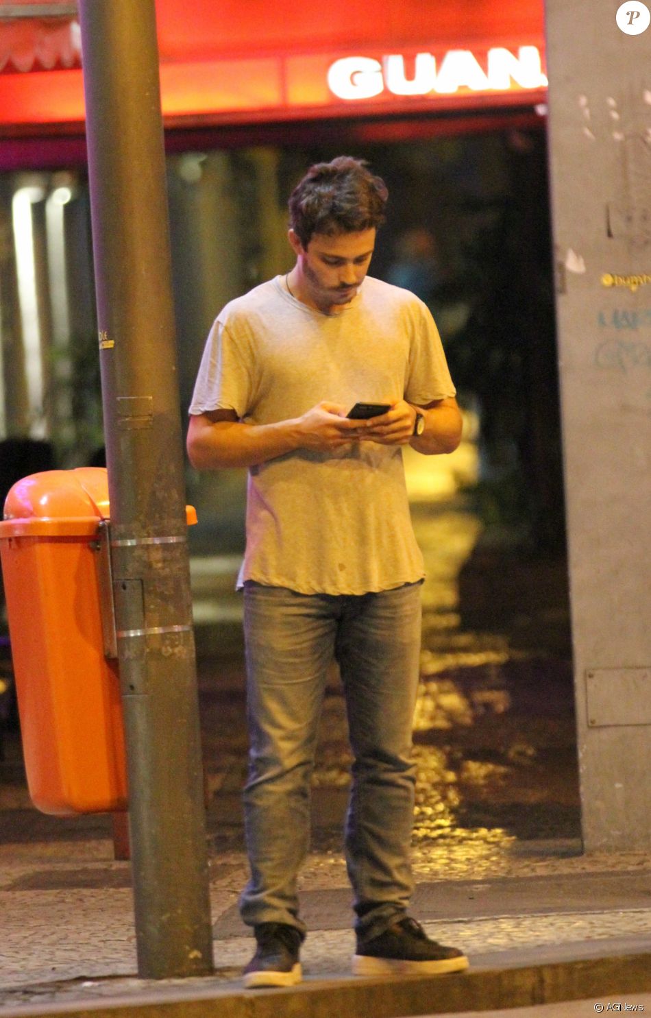 Thiago Rodrigues vai se mudar para Portugal, onde atuará em novelas ...