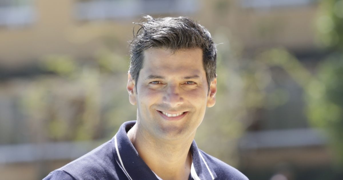 Jonathan (Gil Hernandez) vai fazer de tudo para evitar que a família ...