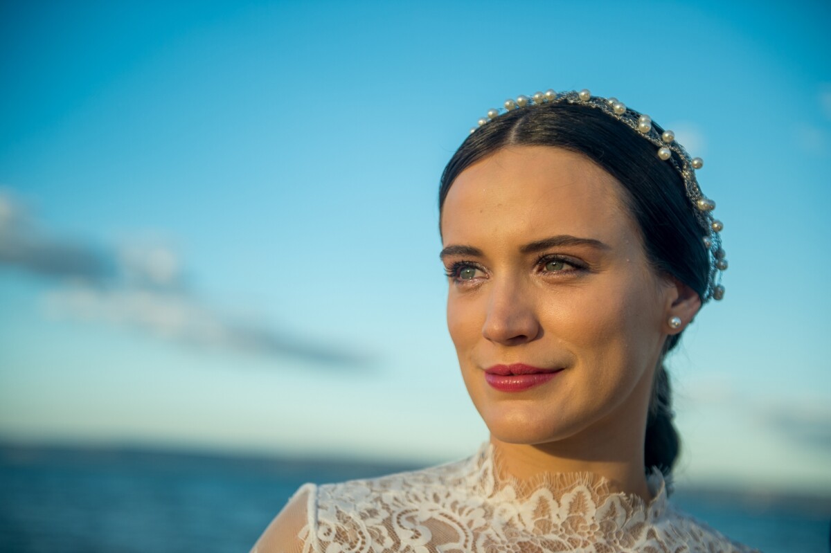 Foto: Clara (Bianca Bin) fica milionária depois de receber 150 milhões ...