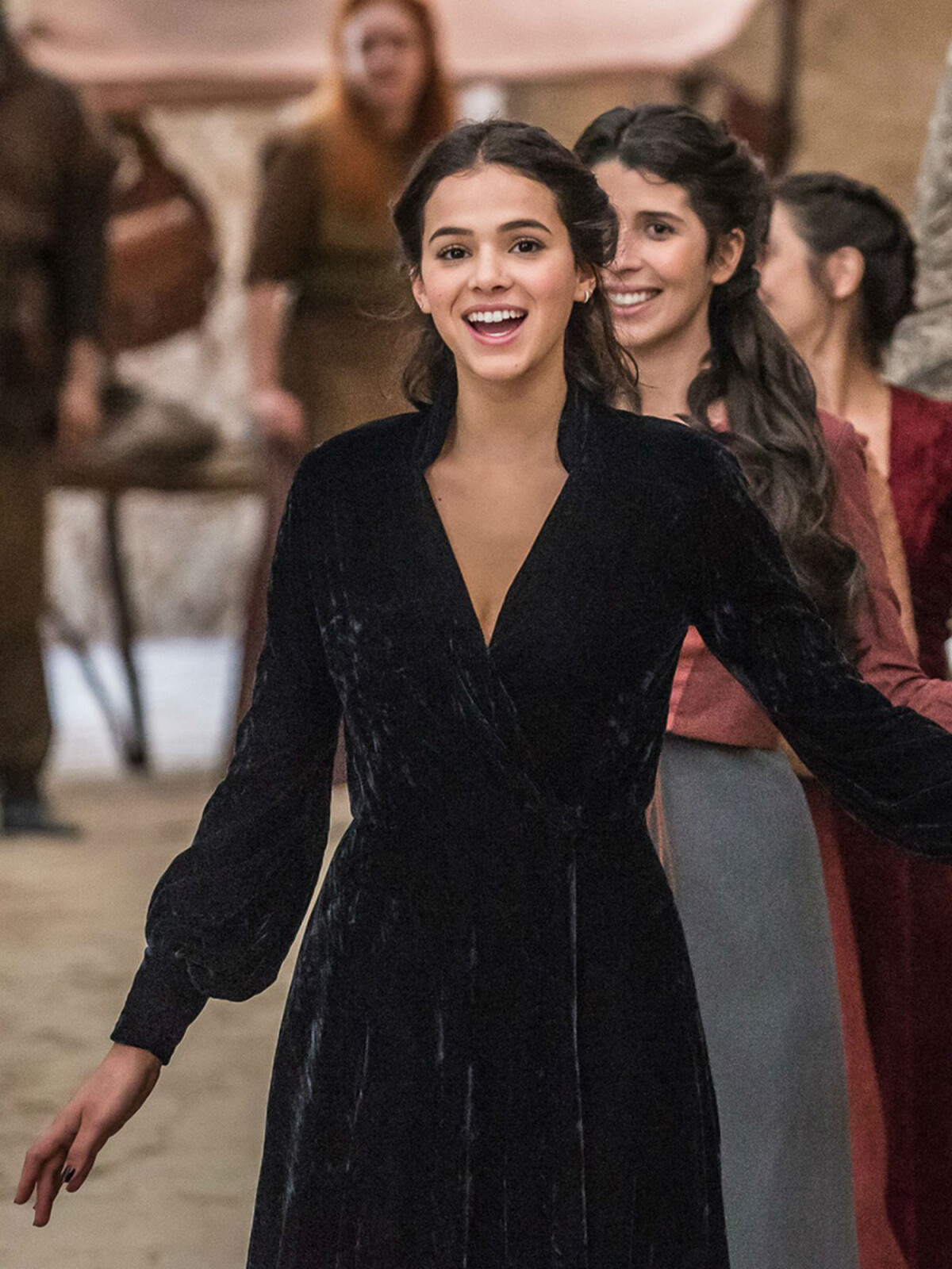 Foto: Em 'Deus Salve o Rei', Bruna Marquezine é prometida para se casar ...