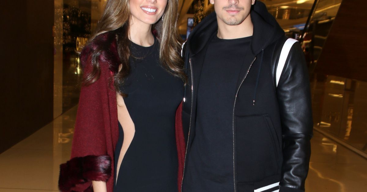 Enzo Celulari anunciou o relacionamento com Victória Grendene, em seu ...