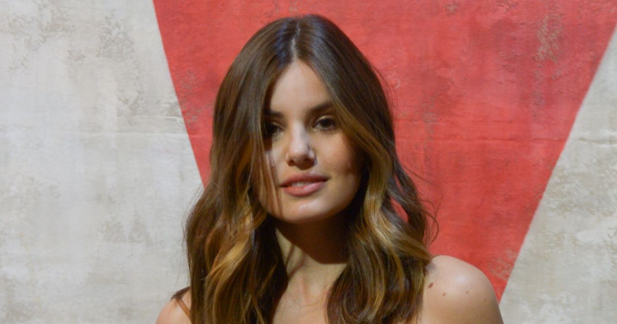 Camila Queiroz pretende passar a lua de mel em praia - Purepeople