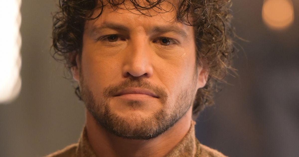 Gonzalo (Alexandre Slaviero) é surrado na msmorra por Nodier (Thierry ...