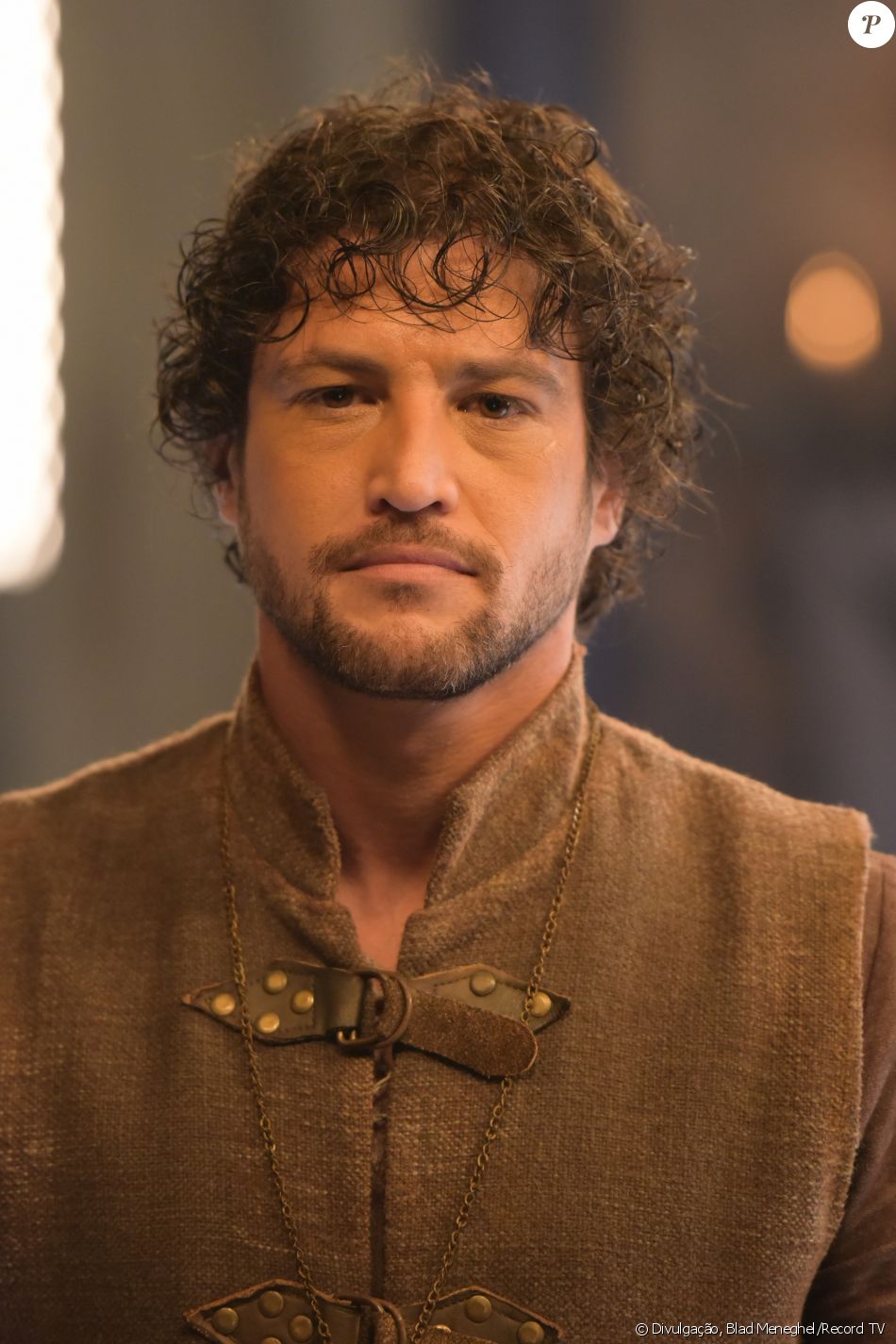 Gonzalo (Alexandre Slaviero) é levado para a masmorra, no capítulo de ...